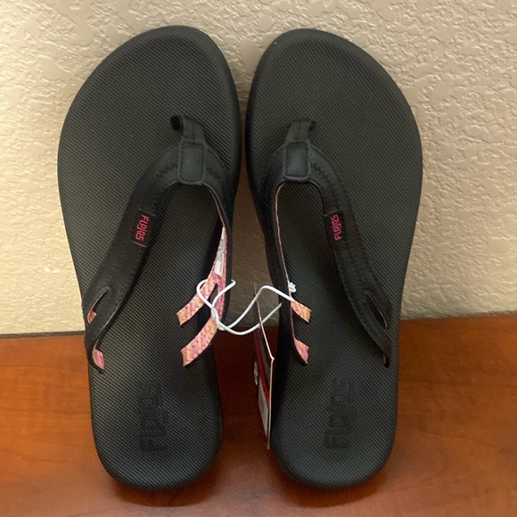 Flojos | Shoes | Clear Out Price Pair Flojos Womes Flip Flop Thong ...